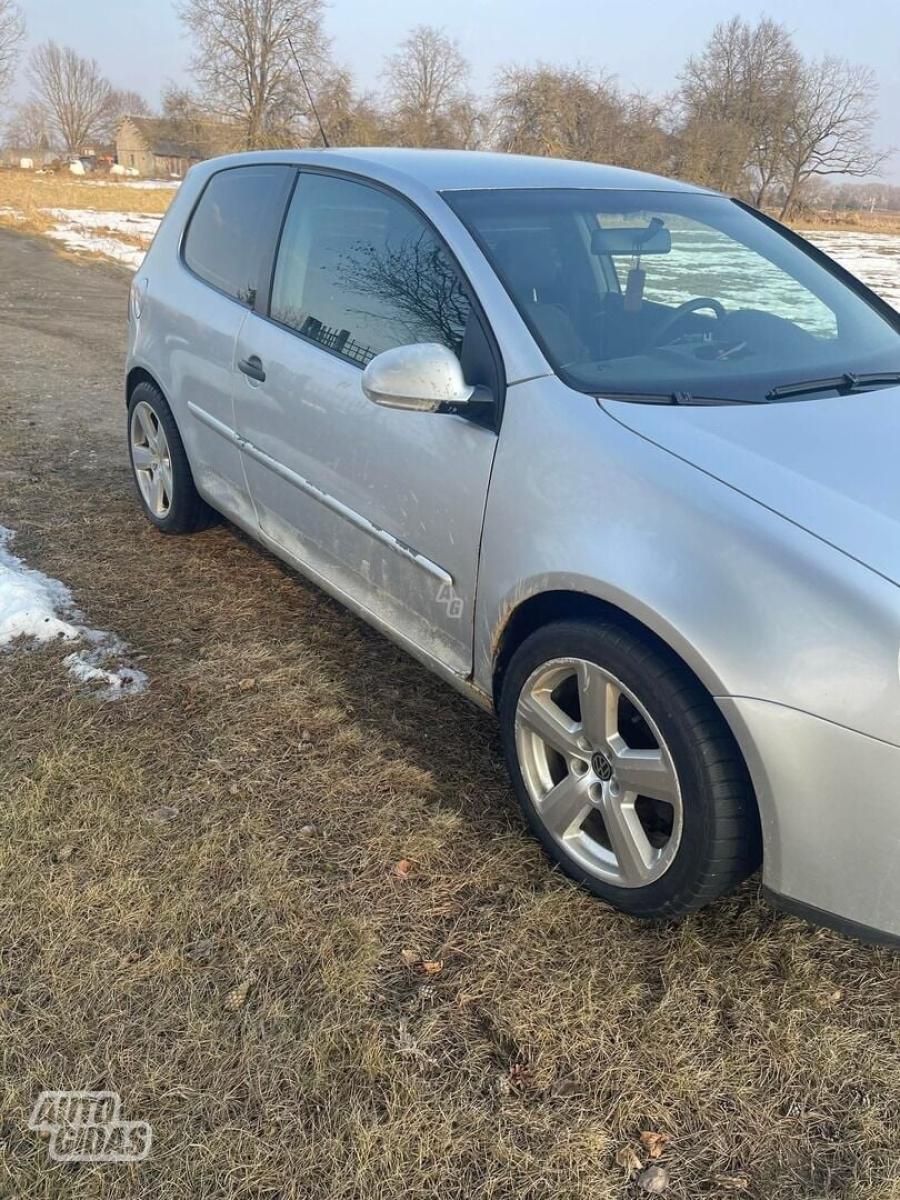 Grey Volkswagen Golf 2005 in Vilnius, with an engine capacity of 1.90 L and mileage of 447 thousand km for 1000 €, photo 12 on AUTOMOTO.COM.LV
