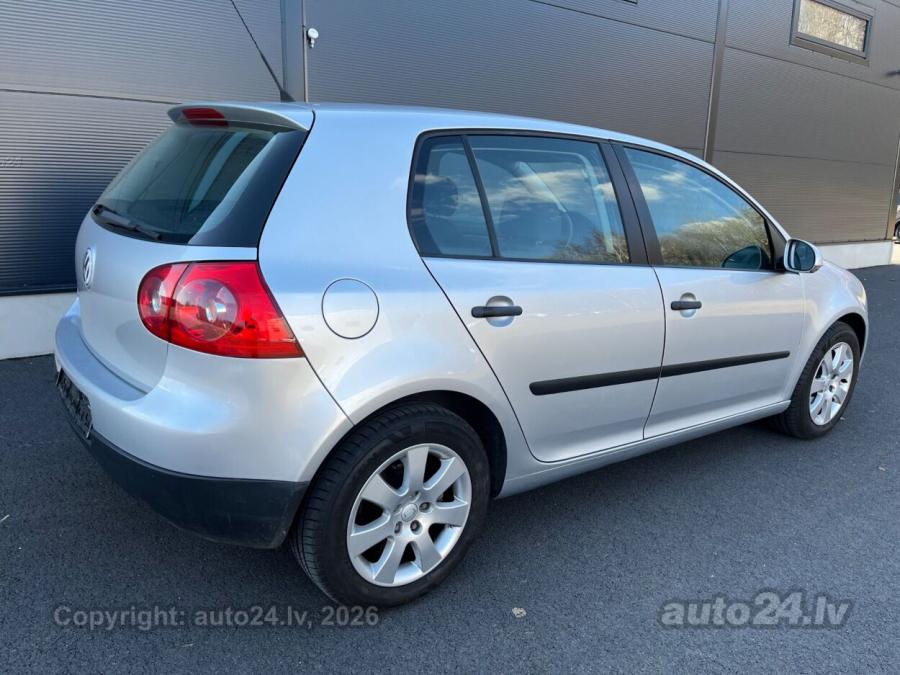 Pelēks Volkswagen Golf 2005 Viljandi, ar dzinēja tilpumu 0.00 L un nobraukumu 149 tūkst. km par 2200 €, foto 2 vietnē AUTOMOTO.COM.LV