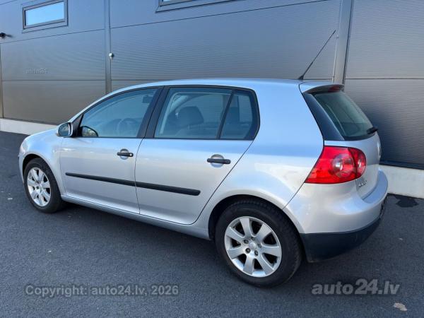 Pelēks Volkswagen Golf 2005 Viljandi, ar dzinēja tilpumu 0.00 L un nobraukumu 149 tūkst. km par 2200 €, foto 3 vietnē AUTOMOTO.COM.LV