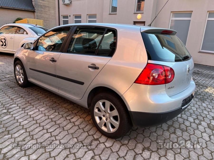 Pelēks Volkswagen Golf 2005 Viljandi, ar dzinēja tilpumu 0.00 L un nobraukumu 149 tūkst. km par 2200 €, foto 14 vietnē AUTOMOTO.COM.LV