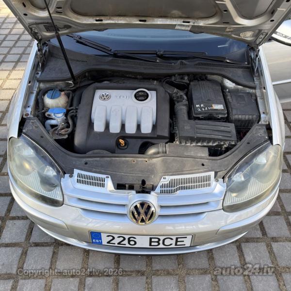 Pelēks Volkswagen Golf 2005 Tallina, ar dzinēja tilpumu 1.90 L un nobraukumu 263 tūkst. km par 2499 €, foto 11 vietnē AUTOMOTO.COM.LV