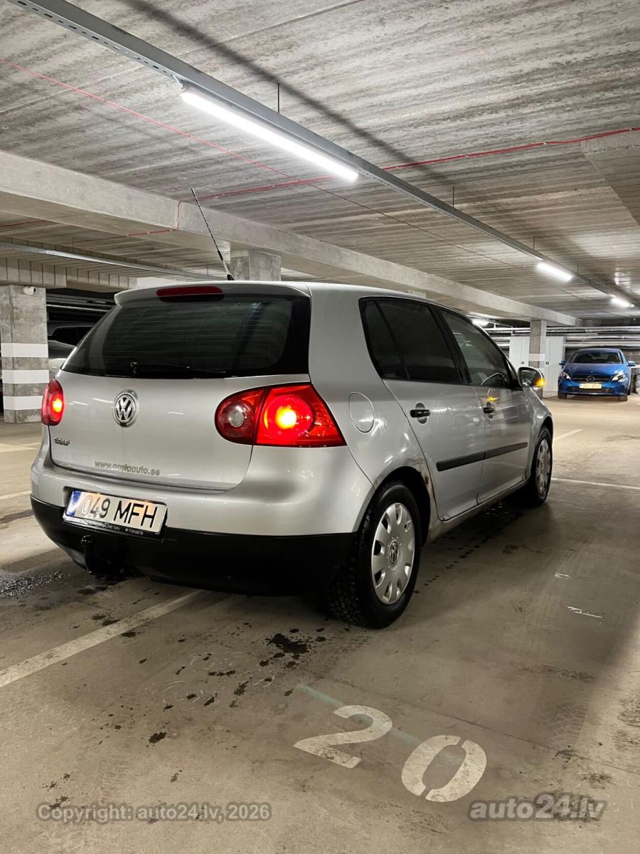 Pelēks Volkswagen Golf 2005 Tallina, ar dzinēja tilpumu 1.40 L un nobraukumu 368 tūkst. km par 700 €, foto 6 vietnē AUTOMOTO.COM.LV