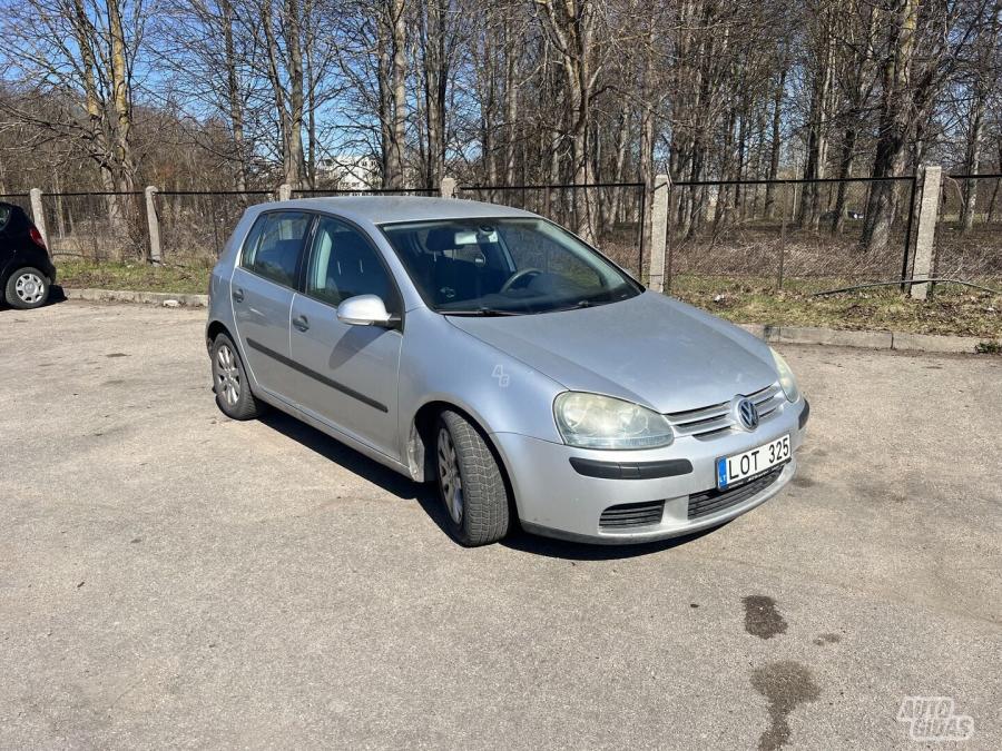 Grey Volkswagen Golf 2005 in Siauliai, with an engine capacity of 1.60 L and mileage of 241 thousand km for 799 €, photo 4 on AUTOMOTO.COM.LV