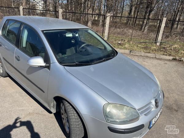 Pelēks Volkswagen Golf 2005 Šauļi, ar dzinēja tilpumu 1.60 L un nobraukumu 241 tūkst. km par 799 €, foto 5 vietnē AUTOMOTO.COM.LV