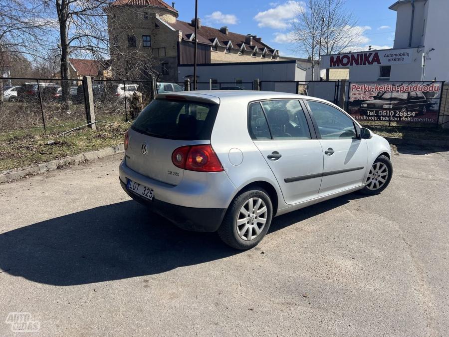 Grey Volkswagen Golf 2005 in Siauliai, with an engine capacity of 1.60 L and mileage of 241 thousand km for 799 €, photo 8 on AUTOMOTO.COM.LV