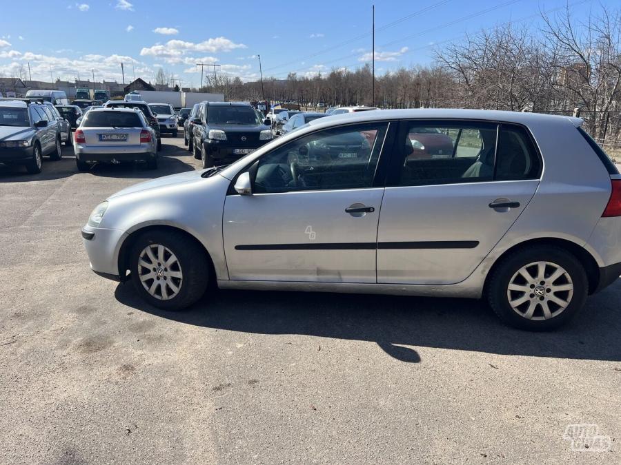 Grey Volkswagen Golf 2005 in Siauliai, with an engine capacity of 1.60 L and mileage of 241 thousand km for 799 €, photo 11 on AUTOMOTO.COM.LV
