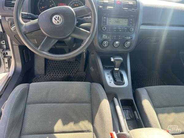 Grey Volkswagen Golf 2005 in Siauliai, with an engine capacity of 1.60 L and mileage of 241 thousand km for 649 €, photo 1 on AUTOMOTO.COM.LV