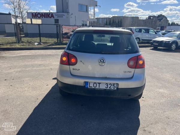 Grey Volkswagen Golf 2005 in Siauliai, with an engine capacity of 1.60 L and mileage of 241 thousand km for 649 €, photo 9 on AUTOMOTO.COM.LV