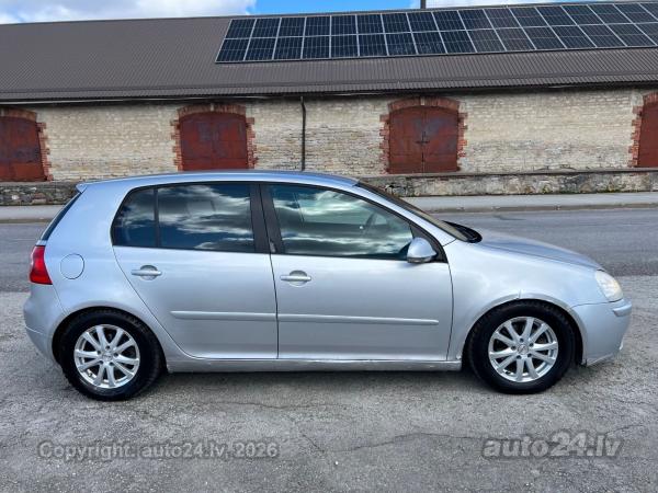 Grey Volkswagen Golf 2005 in Tallinn, with an engine capacity of 1.60 L and mileage of 216 thousand km for 735 €, photo 2 on AUTOMOTO.COM.LV