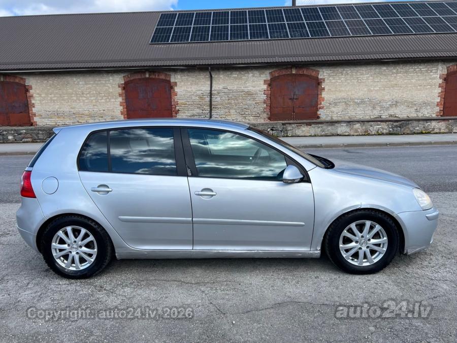 Pelēks Volkswagen Golf 2005 Tallina, ar dzinēja tilpumu 1.60 L un nobraukumu 216 tūkst. km par 735 €, foto 3 vietnē AUTOMOTO.COM.LV