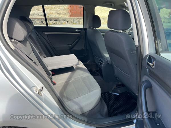 Grey Volkswagen Golf 2005 in Tallinn, with an engine capacity of 1.60 L and mileage of 216 thousand km for 735 €, photo 10 on AUTOMOTO.COM.LV