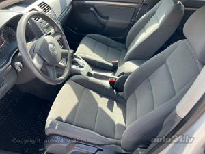 Pelēks Volkswagen Golf 2005 Tallina, ar dzinēja tilpumu 1.60 L un nobraukumu 216 tūkst. km par 735 €, foto 13 vietnē AUTOMOTO.COM.LV