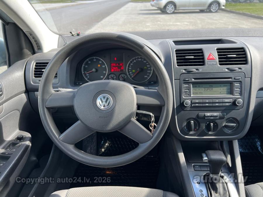 Pelēks Volkswagen Golf 2005 Tallina, ar dzinēja tilpumu 1.60 L un nobraukumu 216 tūkst. km par 735 €, foto 19 vietnē AUTOMOTO.COM.LV