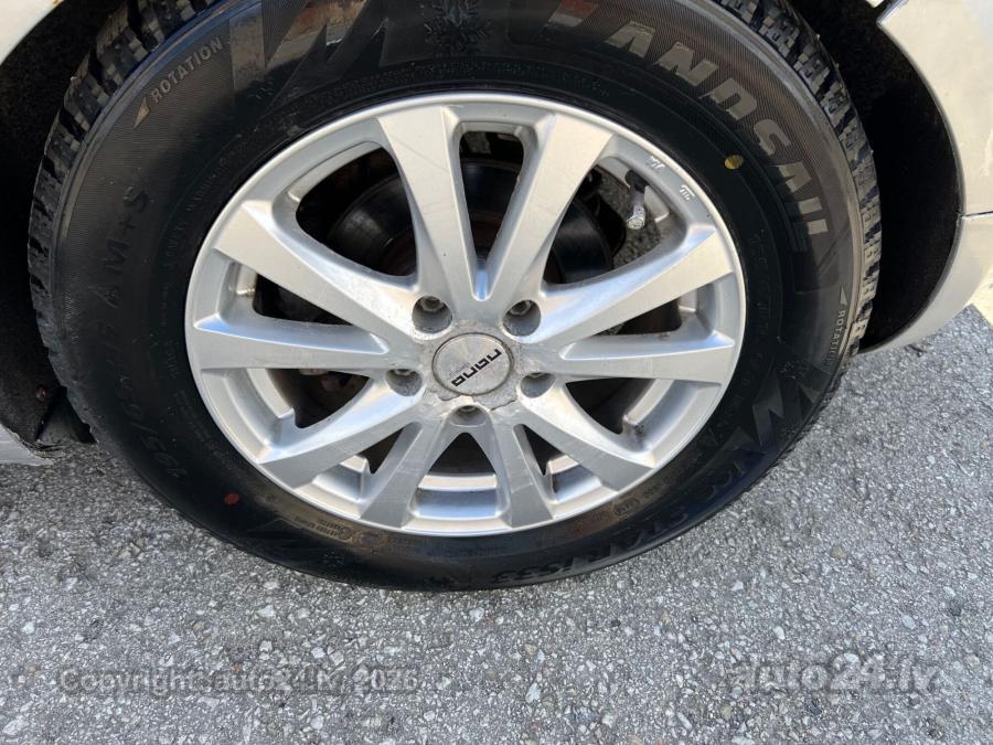 Pelēks Volkswagen Golf 2005 Tallina, ar dzinēja tilpumu 1.60 L un nobraukumu 216 tūkst. km par 735 €, foto 23 vietnē AUTOMOTO.COM.LV