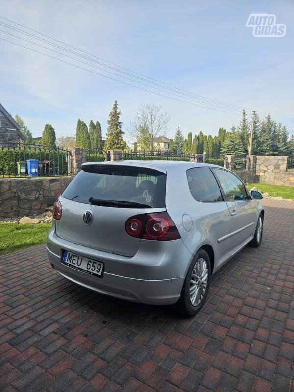 Pelēks Volkswagen Golf 2005 Marijampole, ar dzinēja tilpumu 2.00 L un nobraukumu 248 tūkst. km par 1600 €, foto 4 vietnē AUTOMOTO.COM.LV