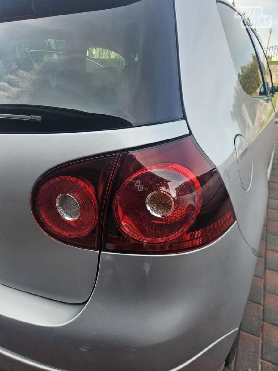 Pelēks Volkswagen Golf 2005 Marijampole, ar dzinēja tilpumu 2.00 L un nobraukumu 248 tūkst. km par 1600 €, foto 8 vietnē AUTOMOTO.COM.LV