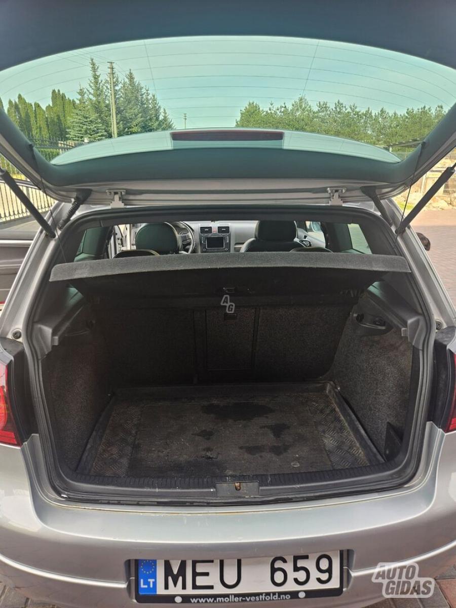 Pelēks Volkswagen Golf 2005 Marijampole, ar dzinēja tilpumu 2.00 L un nobraukumu 248 tūkst. km par 1600 €, foto 9 vietnē AUTOMOTO.COM.LV