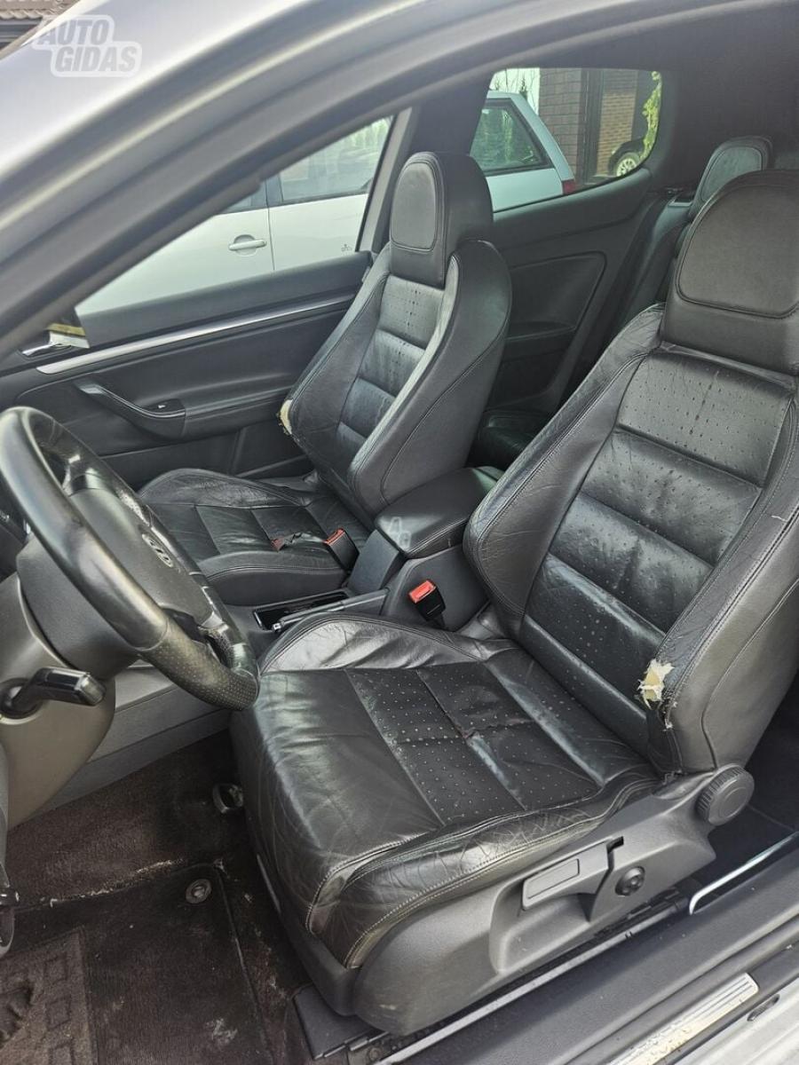 Pelēks Volkswagen Golf 2005 Marijampole, ar dzinēja tilpumu 2.00 L un nobraukumu 248 tūkst. km par 1600 €, foto 11 vietnē AUTOMOTO.COM.LV