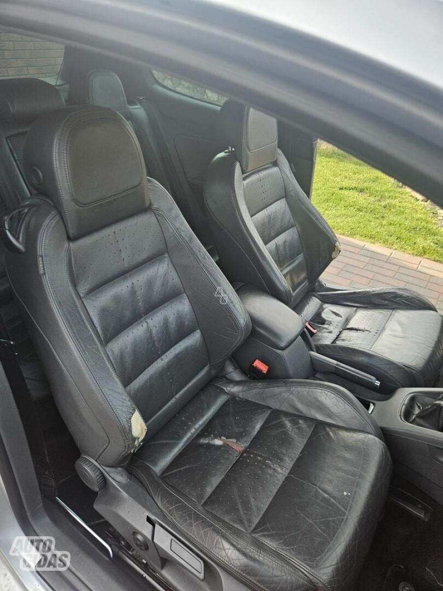 Pelēks Volkswagen Golf 2005 Marijampole, ar dzinēja tilpumu 2.00 L un nobraukumu 248 tūkst. km par 1600 €, foto 12 vietnē AUTOMOTO.COM.LV
