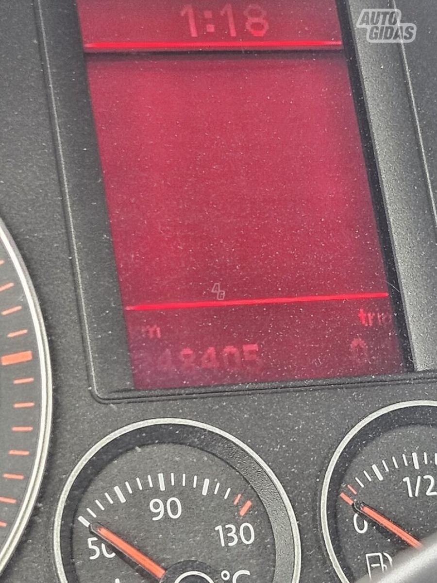 Pelēks Volkswagen Golf 2005 Marijampole, ar dzinēja tilpumu 2.00 L un nobraukumu 248 tūkst. km par 1600 €, foto 16 vietnē AUTOMOTO.COM.LV