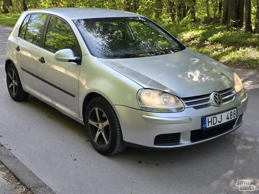 Grey Volkswagen Golf 2005 in Alytus, with an engine capacity of 1.90 L and mileage of 295 thousand km for 999 €, photo 4 on AUTOMOTO.COM.LV