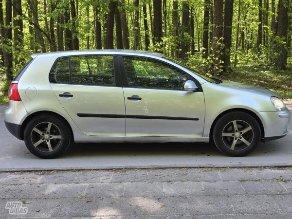 Grey Volkswagen Golf 2005 in Alytus, with an engine capacity of 1.90 L and mileage of 295 thousand km for 999 €, photo 4 on AUTOMOTO.COM.LV