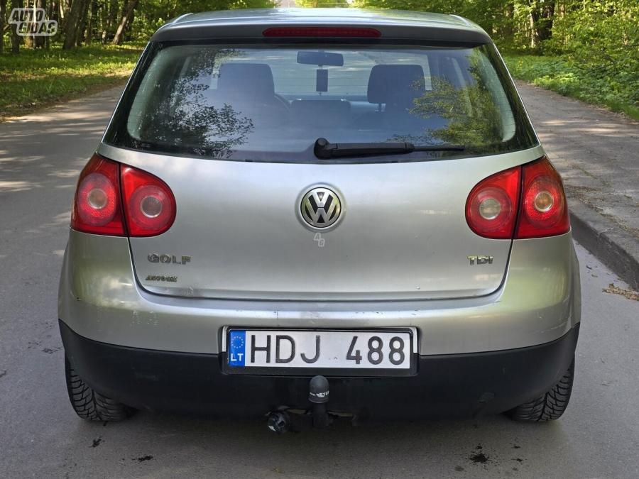 Grey Volkswagen Golf 2005 in Alytus, with an engine capacity of 1.90 L and mileage of 295 thousand km for 999 €, photo 7 on AUTOMOTO.COM.LV