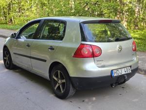 Grey Volkswagen Golf 2005 in Alytus, with an engine capacity of 1.90 L and mileage of 295 thousand km for 999 €, photo 8 on AUTOMOTO.COM.LV