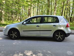 Grey Volkswagen Golf 2005 in Alytus, with an engine capacity of 1.90 L and mileage of 295 thousand km for 999 €, photo 9 on AUTOMOTO.COM.LV