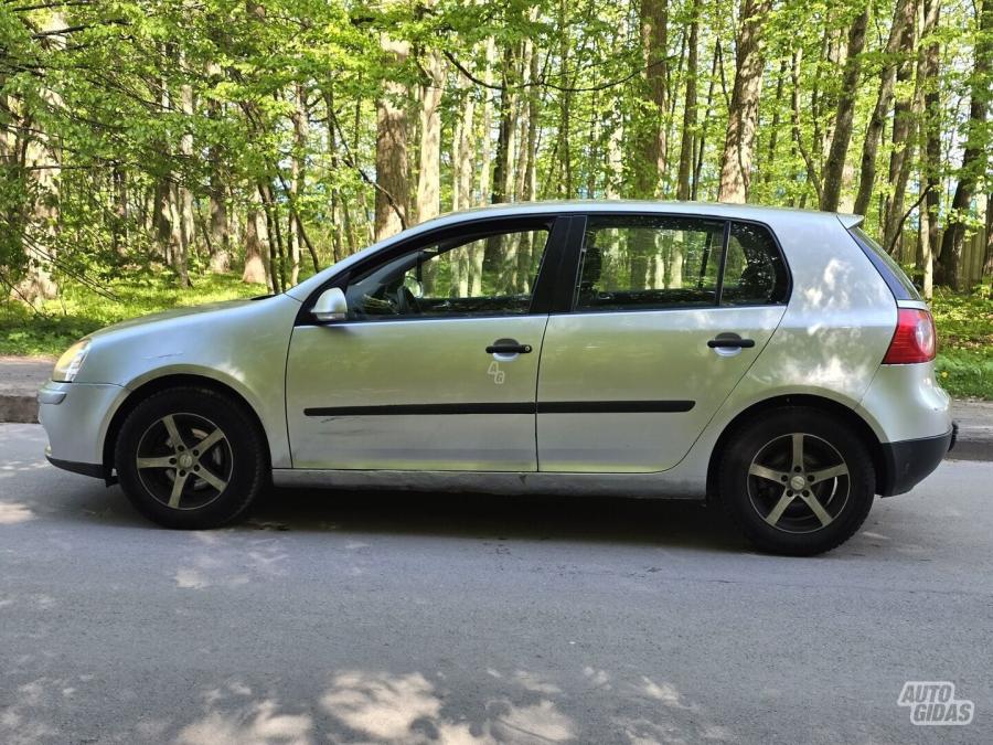 Grey Volkswagen Golf 2005 in Alytus, with an engine capacity of 1.90 L and mileage of 295 thousand km for 999 €, photo 9 on AUTOMOTO.COM.LV