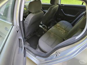 Grey Volkswagen Golf 2005 in Alytus, with an engine capacity of 1.90 L and mileage of 295 thousand km for 999 €, photo 11 on AUTOMOTO.COM.LV