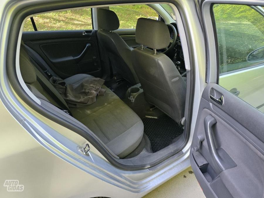 Grey Volkswagen Golf 2005 in Alytus, with an engine capacity of 1.90 L and mileage of 295 thousand km for 999 €, photo 14 on AUTOMOTO.COM.LV