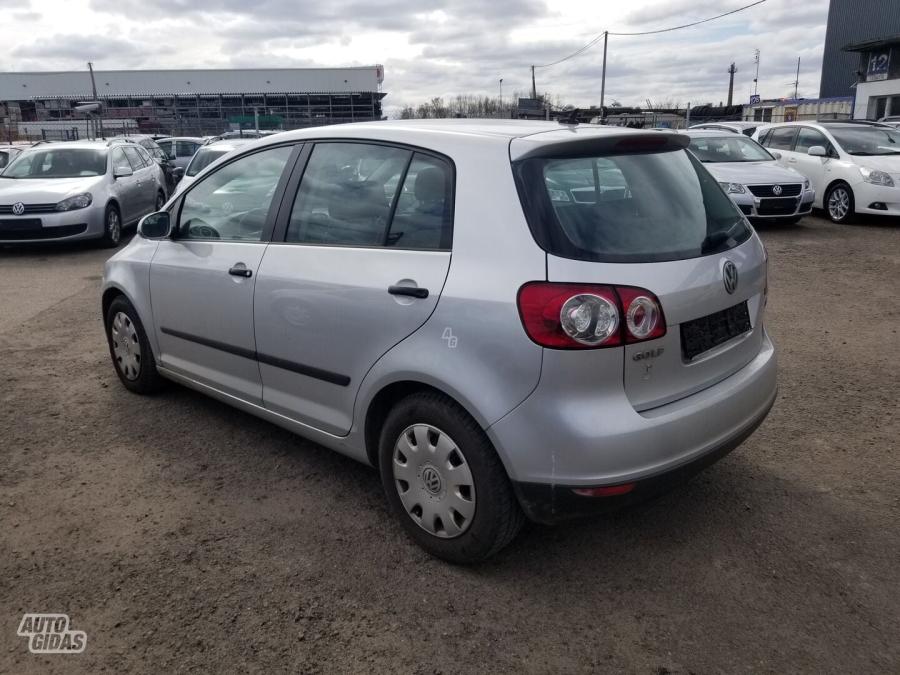 Pelēks Volkswagen Golf 2005 Kauņa, ar dzinēja tilpumu 1.90 L un nobraukumu 390 tūkst. km par 1199 €, foto 7 vietnē AUTOMOTO.COM.LV