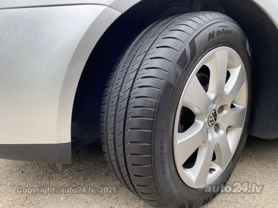 Pelēks Volkswagen Golf 2005 Tartu, ar dzinēja tilpumu 1.40 L un nobraukumu 147 tūkst. km par 3999 €, foto 11 vietnē AUTOMOTO.COM.LV