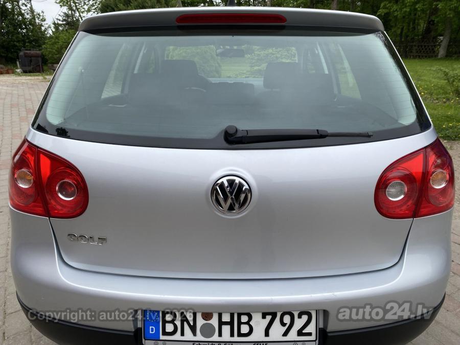 Pelēks Volkswagen Golf 2005 Tartu, ar dzinēja tilpumu 1.40 L un nobraukumu 147 tūkst. km par 3999 €, foto 13 vietnē AUTOMOTO.COM.LV
