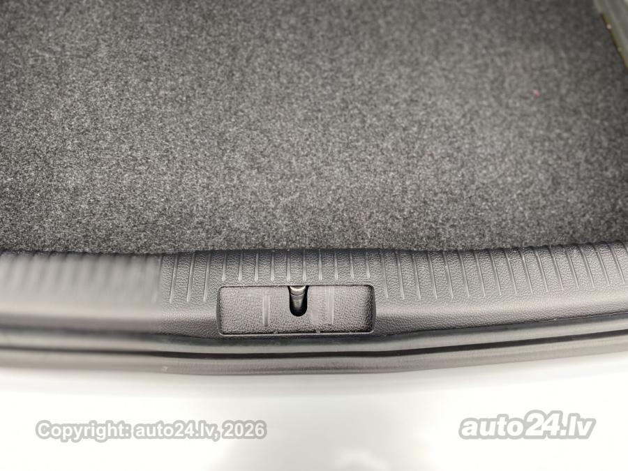 Pelēks Volkswagen Golf 2005 Tartu, ar dzinēja tilpumu 1.40 L un nobraukumu 147 tūkst. km par 3999 €, foto 20 vietnē AUTOMOTO.COM.LV