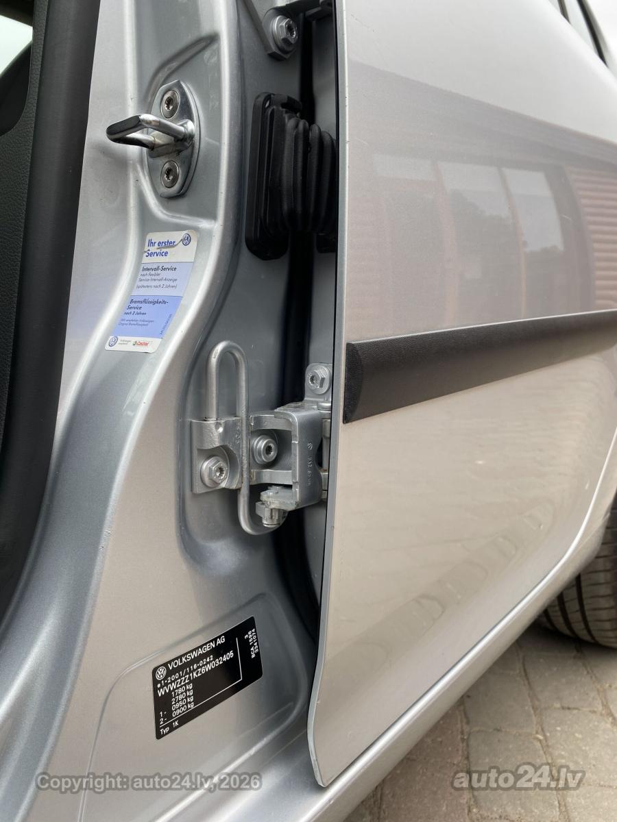Pelēks Volkswagen Golf 2005 Tartu, ar dzinēja tilpumu 1.40 L un nobraukumu 147 tūkst. km par 3999 €, foto 22 vietnē AUTOMOTO.COM.LV