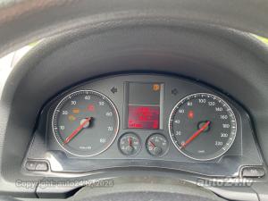Pelēks Volkswagen Golf 2005 Tartu, ar dzinēja tilpumu 1.40 L un nobraukumu 147 tūkst. km par 3999 €, foto 25 vietnē AUTOMOTO.COM.LV