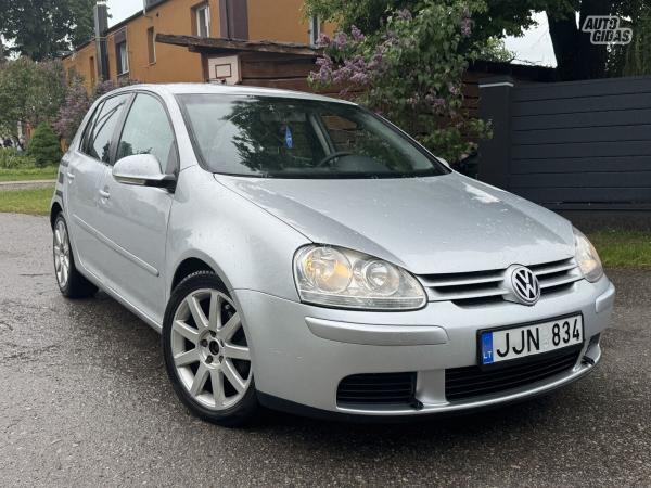 Grey Volkswagen Golf 2005 in Panevezys, with an engine capacity of 1.90 L and mileage of 299 thousand km for 1899 €, photo 2 on AUTOMOTO.COM.LV
