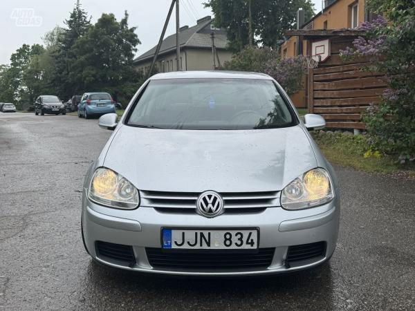 Grey Volkswagen Golf 2005 in Panevezys, with an engine capacity of 1.90 L and mileage of 299 thousand km for 1899 €, photo 3 on AUTOMOTO.COM.LV