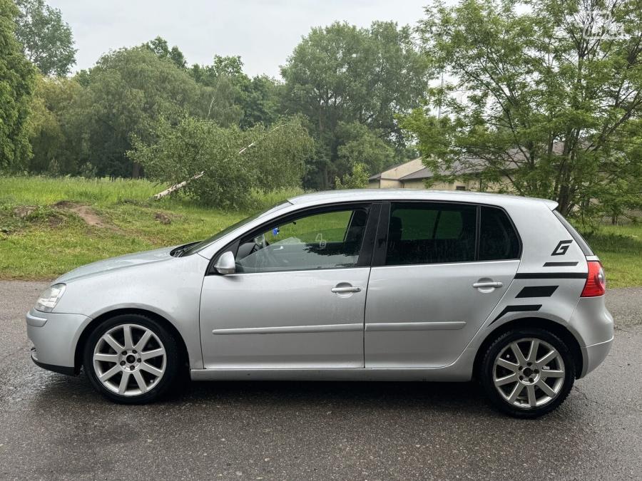 Pelēks Volkswagen Golf 2005 Panevēža, ar dzinēja tilpumu 1.90 L un nobraukumu 299 tūkst. km par 1899 €, foto 8 vietnē AUTOMOTO.COM.LV