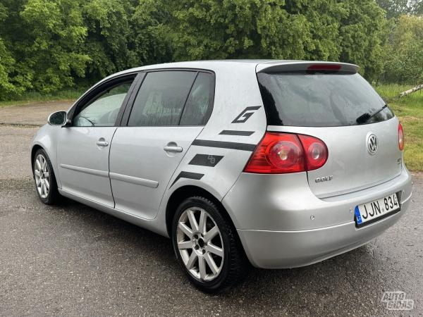 Grey Volkswagen Golf 2005 in Panevezys, with an engine capacity of 1.90 L and mileage of 299 thousand km for 1899 €, photo 9 on AUTOMOTO.COM.LV