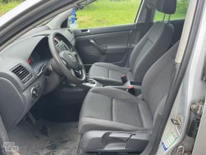 Pelēks Volkswagen Golf 2005 Panevēža, ar dzinēja tilpumu 1.90 L un nobraukumu 299 tūkst. km par 1899 €, foto 13 vietnē AUTOMOTO.COM.LV