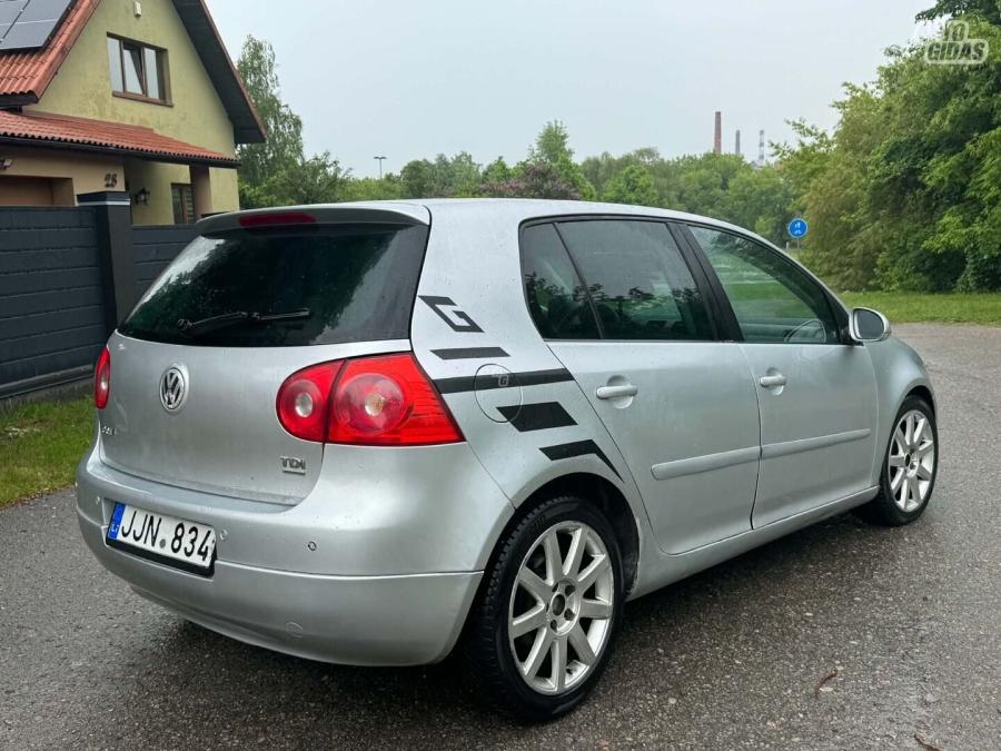Pelēks Volkswagen Golf 2005 Panevēža, ar dzinēja tilpumu 1.90 L un nobraukumu 299 tūkst. km par 1799 €, foto 10 vietnē AUTOMOTO.COM.LV