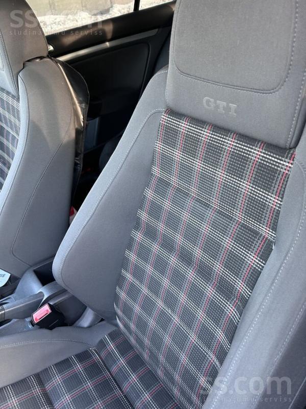 Grey Volkswagen Golf 2005 in Liepaja, with an engine capacity of 2.00 L and mileage of 285 thousand km for 4200 €, photo 6 on AUTOMOTO.COM.LV