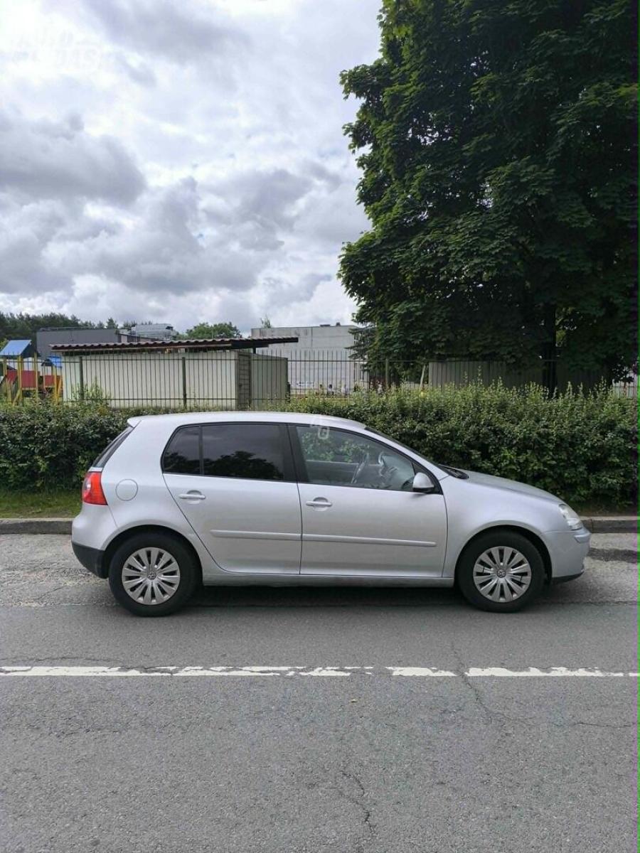Grey Volkswagen Golf 2005 in Vilnius, with an engine capacity of 1.60 L and mileage of 272 thousand km for 420 €, photo 4 on AUTOMOTO.COM.LV