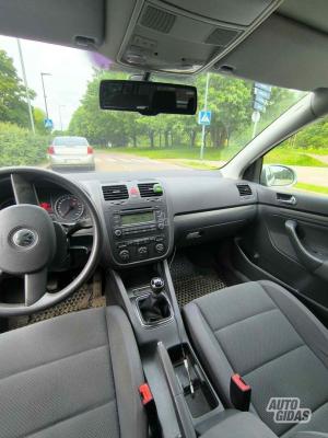 Grey Volkswagen Golf 2005 in Vilnius, with an engine capacity of 1.60 L and mileage of 272 thousand km for 420 €, photo 9 on AUTOMOTO.COM.LV