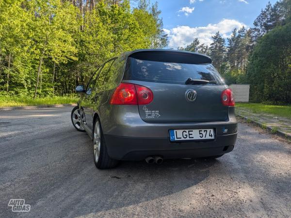 Grey Volkswagen Golf 2005 in Visaginas, with an engine capacity of 2.00 L and mileage of 282 thousand km for 2300 €, photo 4 on AUTOMOTO.COM.LV