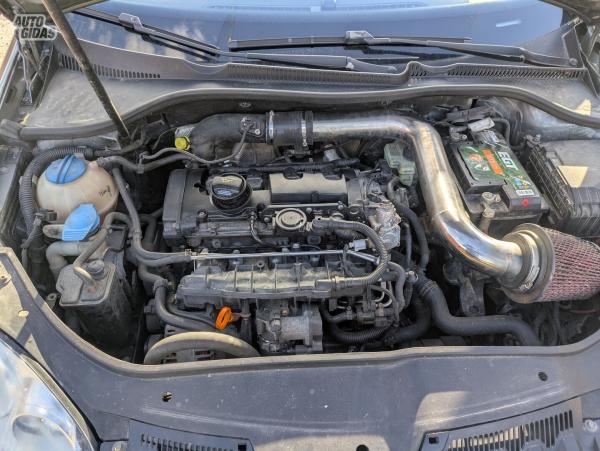 Grey Volkswagen Golf 2005 in Visaginas, with an engine capacity of 2.00 L and mileage of 282 thousand km for 2300 €, photo 7 on AUTOMOTO.COM.LV