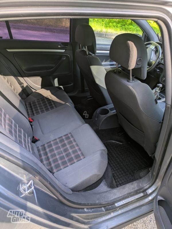 Grey Volkswagen Golf 2005 in Visaginas, with an engine capacity of 2.00 L and mileage of 282 thousand km for 2300 €, photo 9 on AUTOMOTO.COM.LV